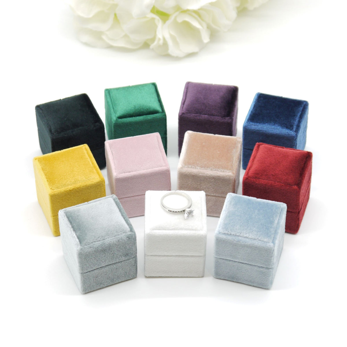 Single Square Velvet Ring Box – Bijou Boxes